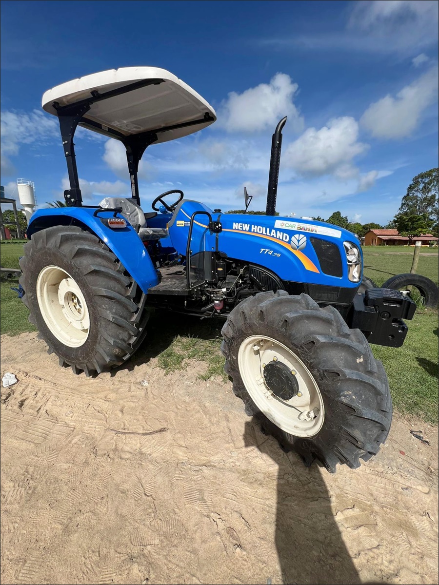 Deputada Cláudia Oliveira entrega trator e implementos agrícolas para ...